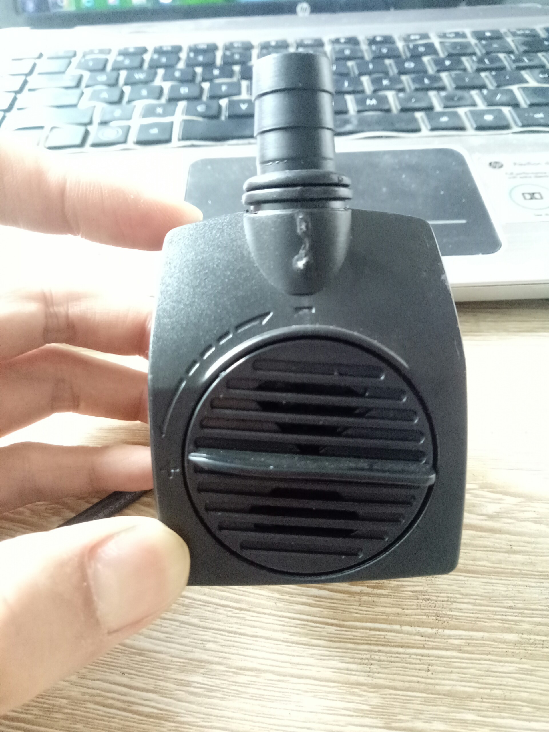 1.Tắt nguồn, tháo hộp quạt